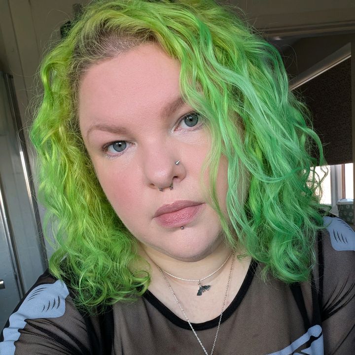 Hev (@hlw.88) - Urlebird
